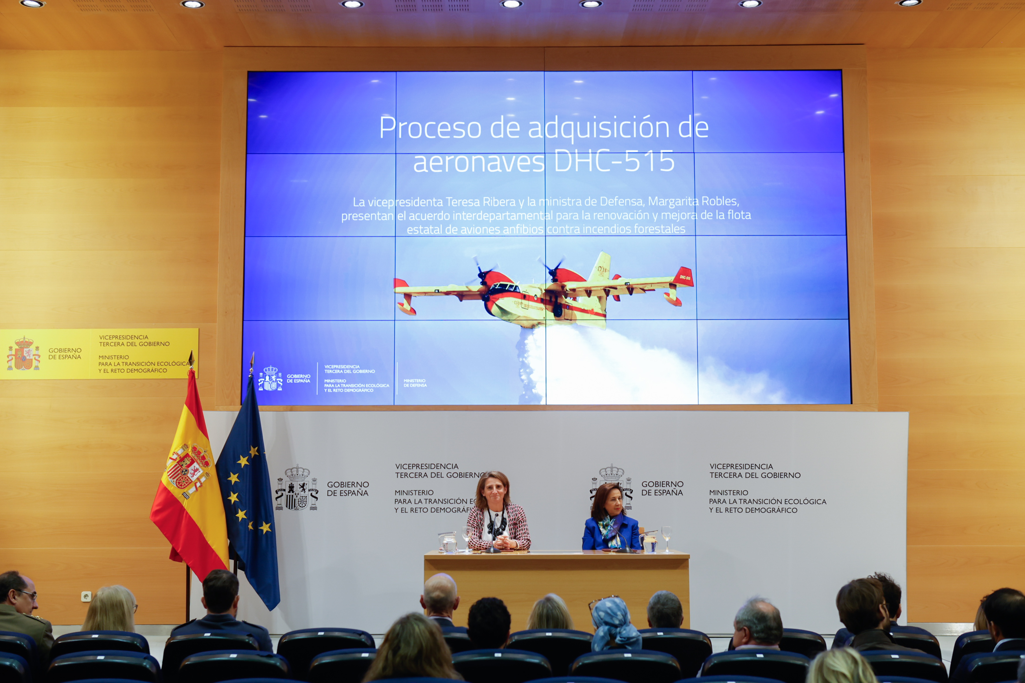 Adquisición de siete aeronaves DHC 515 y actualización de los CL-215 y ...